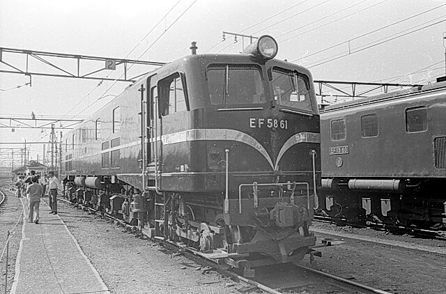 東京機関区一般開放 1977/10/16：その3（EF5861) : 新・バイクで走ると気持ちがいい