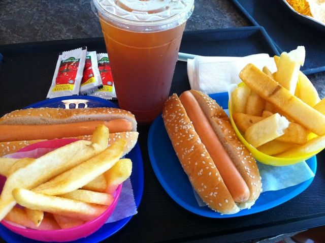 Ah Meng Restaurant アーメンレストラン - Singapore Zoo シンガポール動物園(Singapore ...