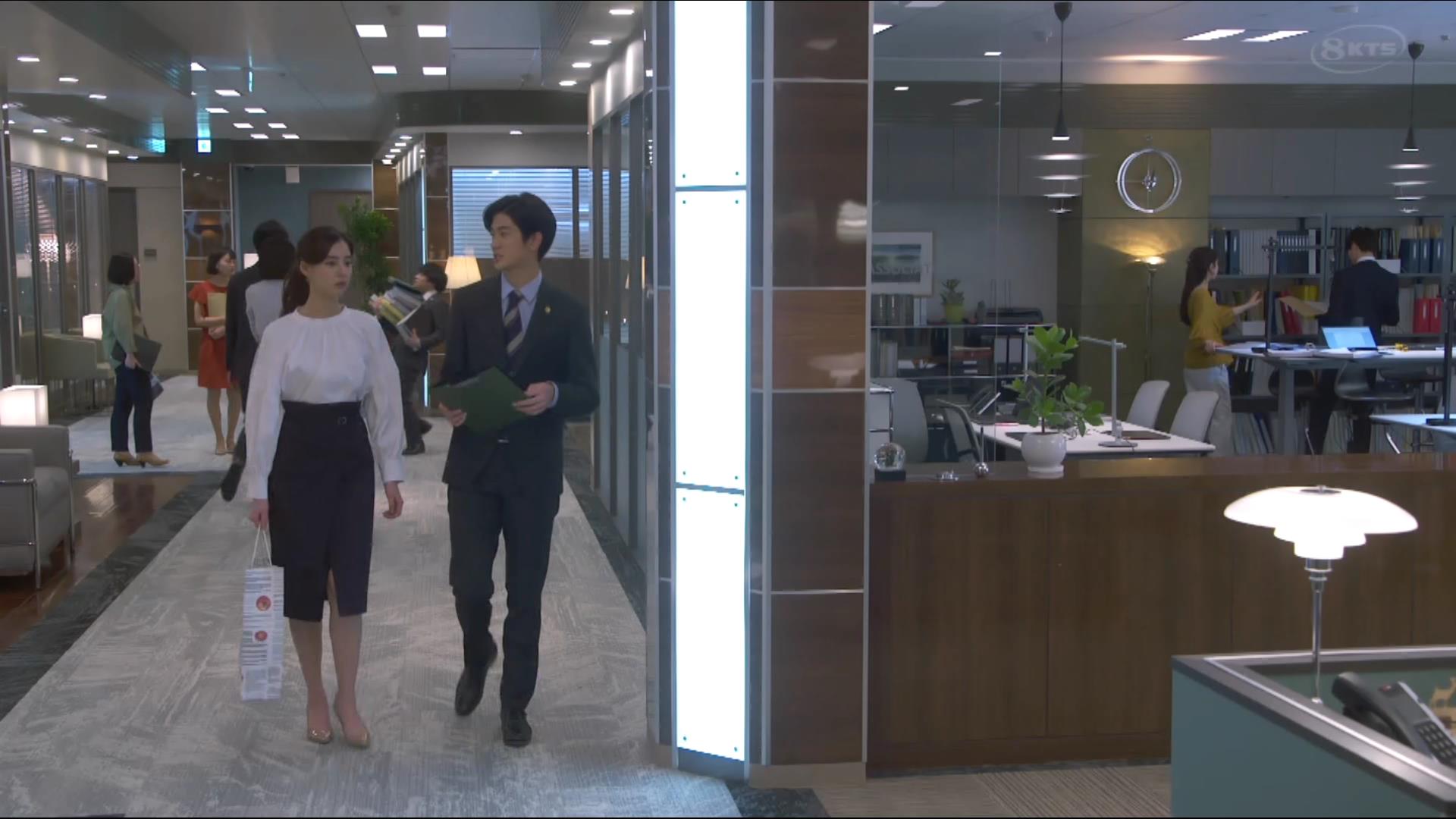 新木優子しゃがみ美脚Suits2#1③ : 思感記