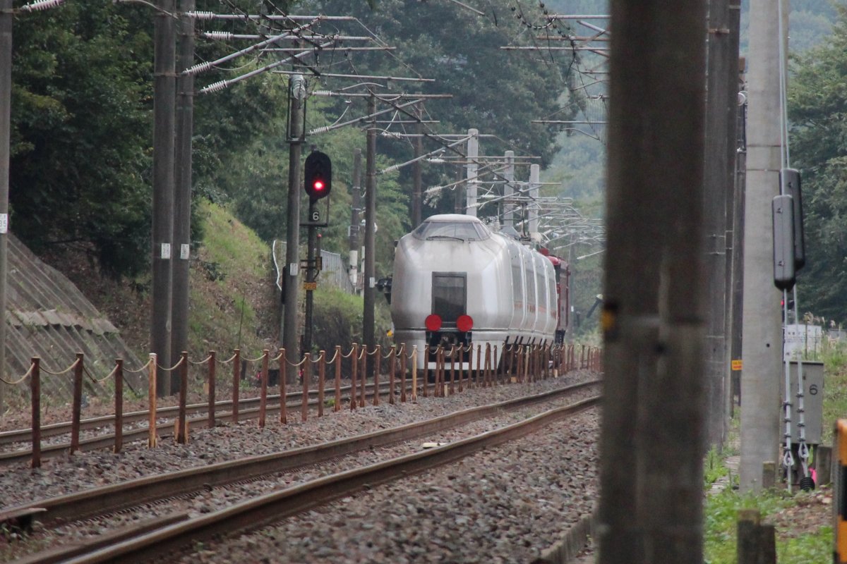 E657系K6編成 KY出場 651系OM302編成 廃回KY入場 : 鉄道･･と にゃんこ･･･と