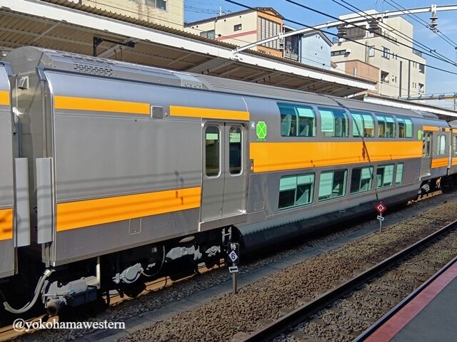 オレンジのグリーン(中央線快速グリーン車試乗記) : 横浜西部急行の備忘録2(きまぐれ鉄道日記帳N)