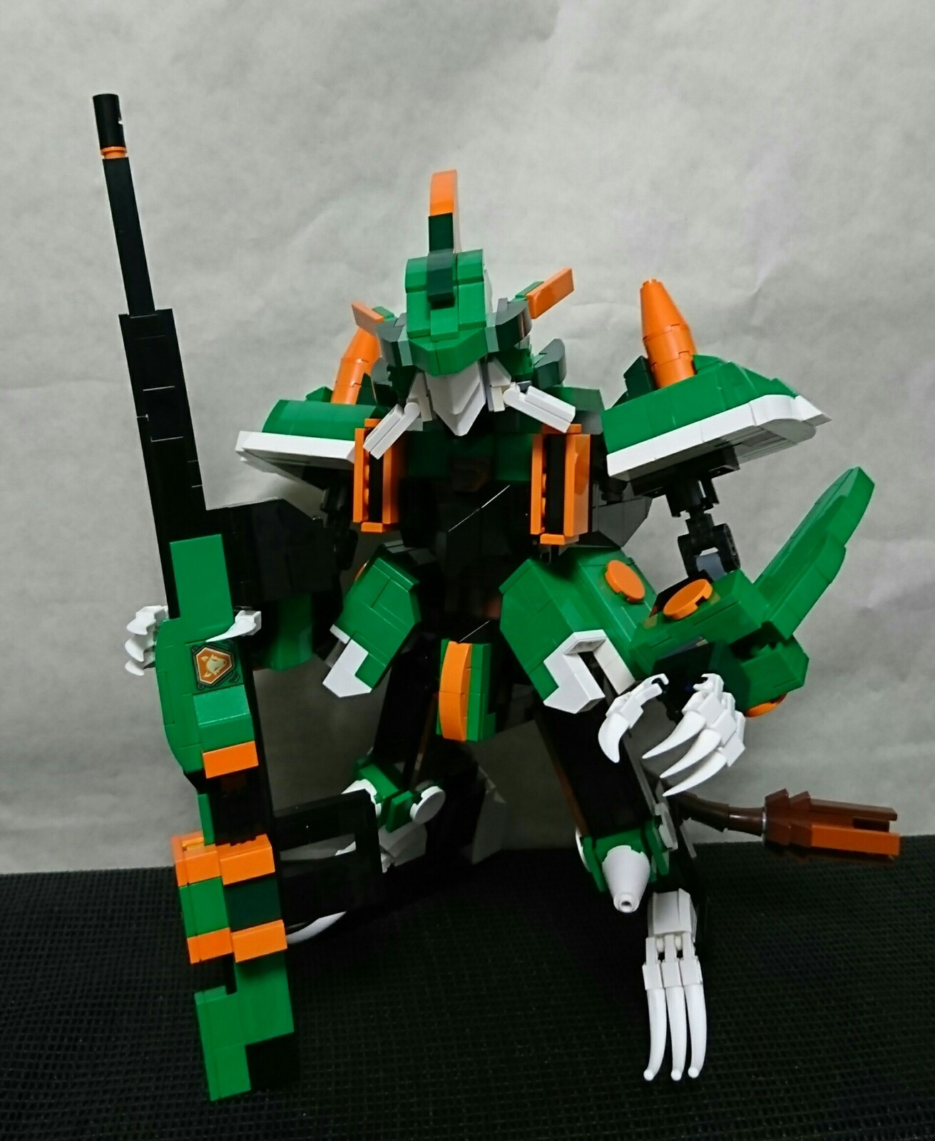 はるちゃんの☆レゴ(LEGO)らんど:レゴ【ダンボール戦機】『LBX フェンリル』その②『完成』