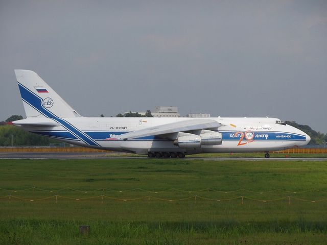 8月20日の成田空港 4 R/W16R : 晴れの空blog