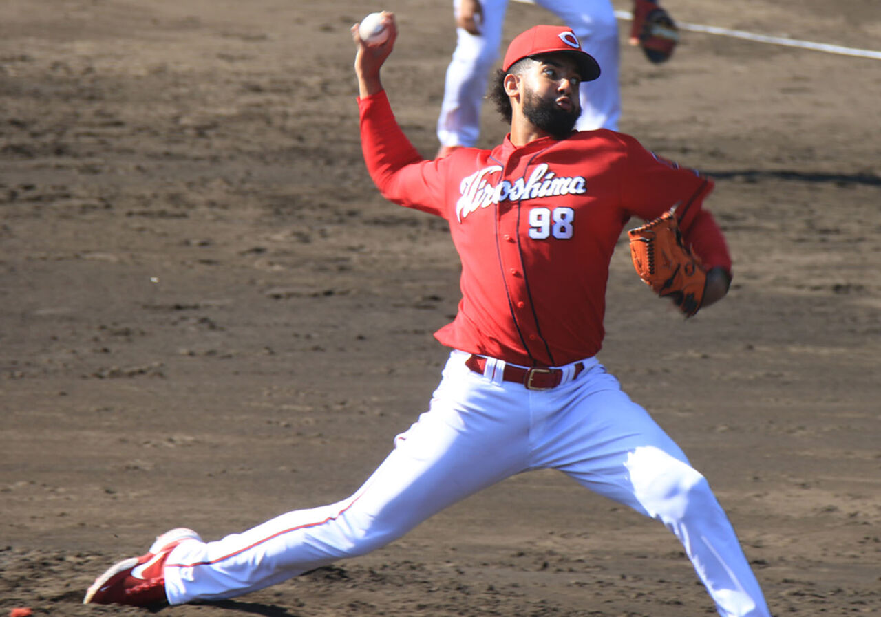 第19回みやざきフェニックスリーグ Robert Corniel : 鴨池港すぐ