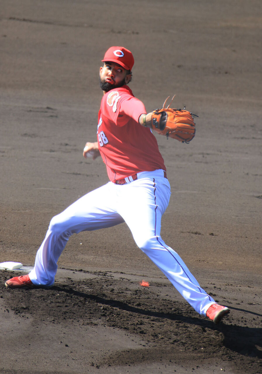 第19回みやざきフェニックスリーグ Robert Corniel : 鴨池港すぐ