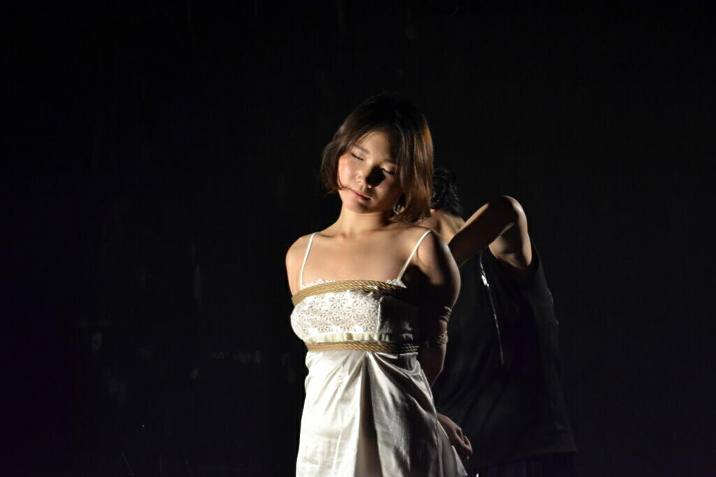 美しき女性の緊縛美 591 着衣で緊縛された美女 3 Kocsanのblog