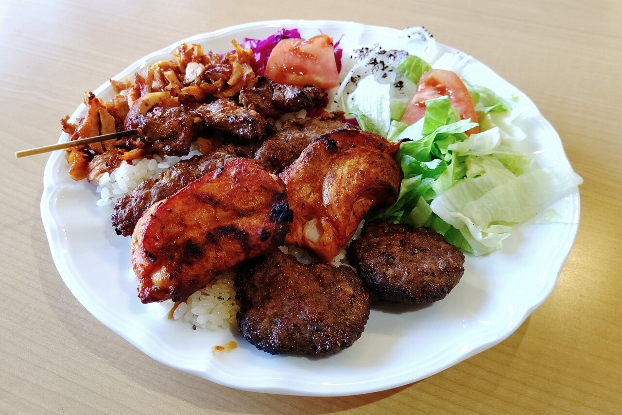 少し前にオープンしたイスタンブールケバブ。さっそくミックスケバブを食べてきた（小牧市中央） : 小牧つーしん