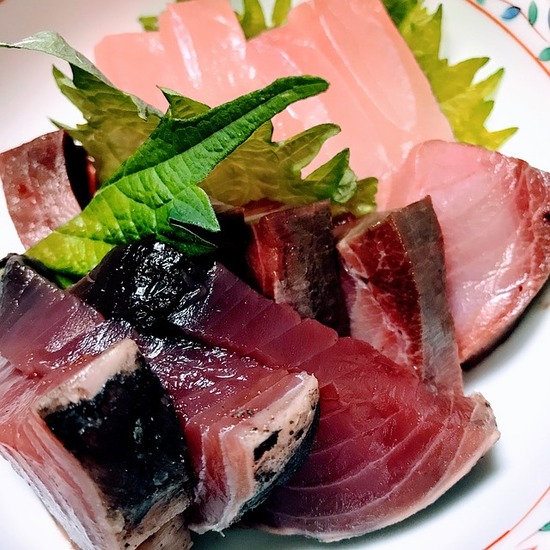 カツオのたたき｢安いです、美味いです、誰も買わないから余ってます｣ コノユビニュース 2708