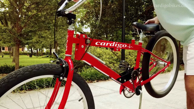 自転車を漕ぎながら体を鍛えられるワークアウト自転車「The Cardigo」