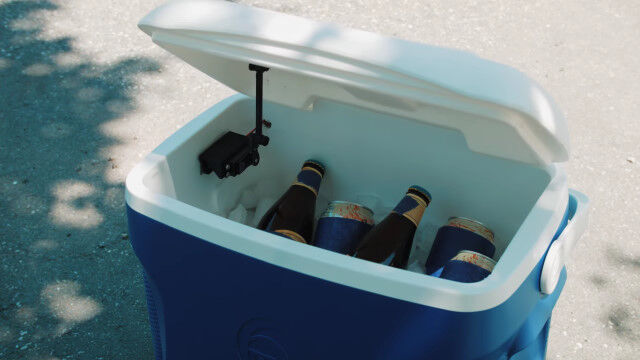 クーラーボックスを改造。持ち主を自動的に追尾するようにしてみた