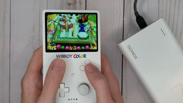 Wiiを携帯ゲーム機にカスタマイズ！ ゲームボーイカラーくらいの大きさのポータブルWii「Wiiボーイカラー」