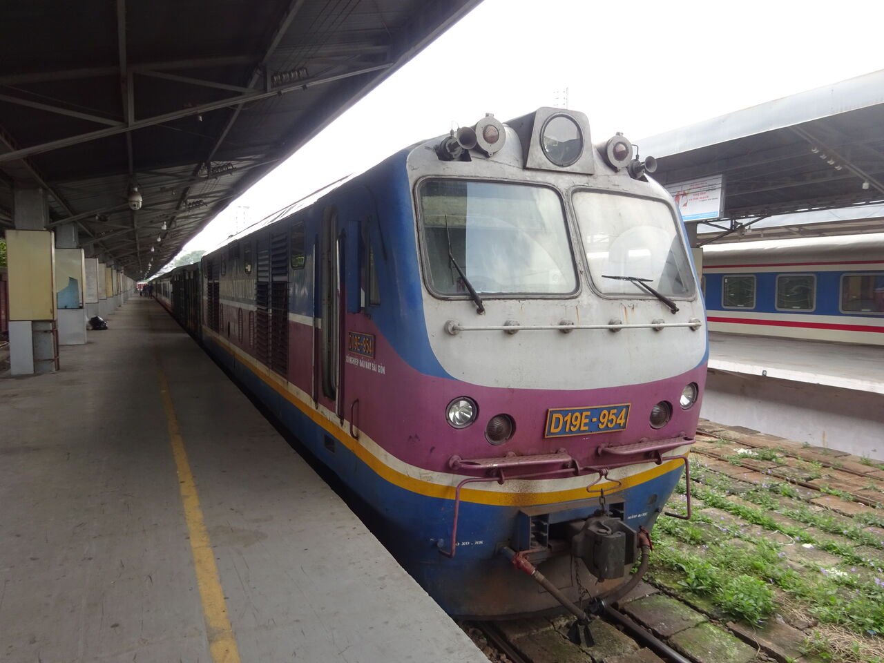 海外の鉄道車両(5) 越南鉄道 D19E形ディーゼル機関車 : 交通商会ブログ