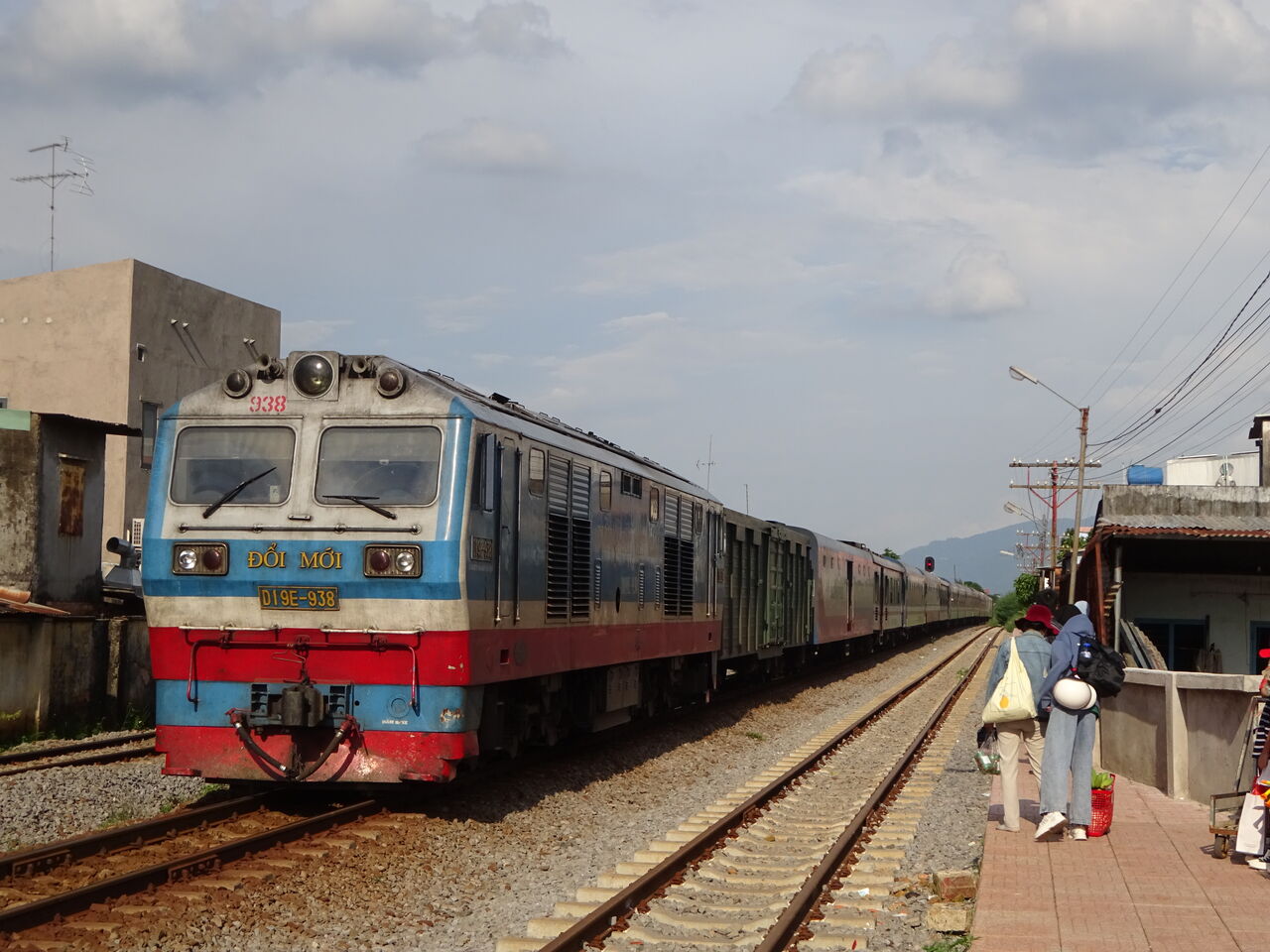 海外の鉄道車両(5) 越南鉄道 D19E形ディーゼル機関車 : 交通商会ブログ