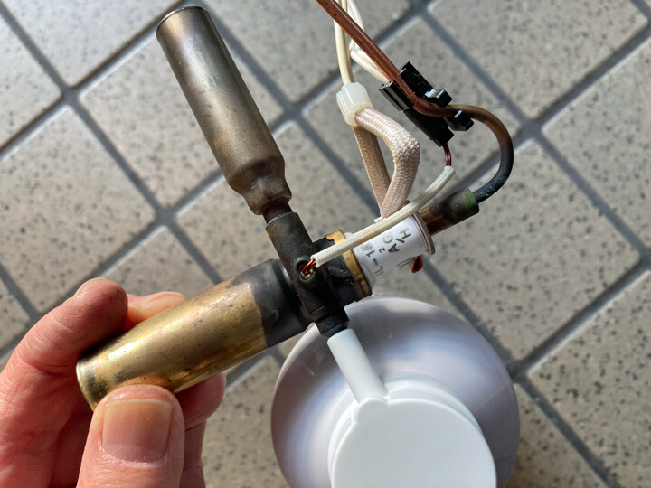 ダイニチ ファンヒーター E03、E02エラー修理 : コーキのDIY