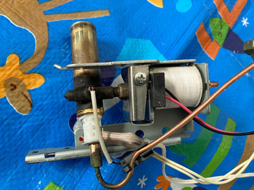 ダイニチ ファンヒーター E03、E02エラー修理 : コーキのDIY