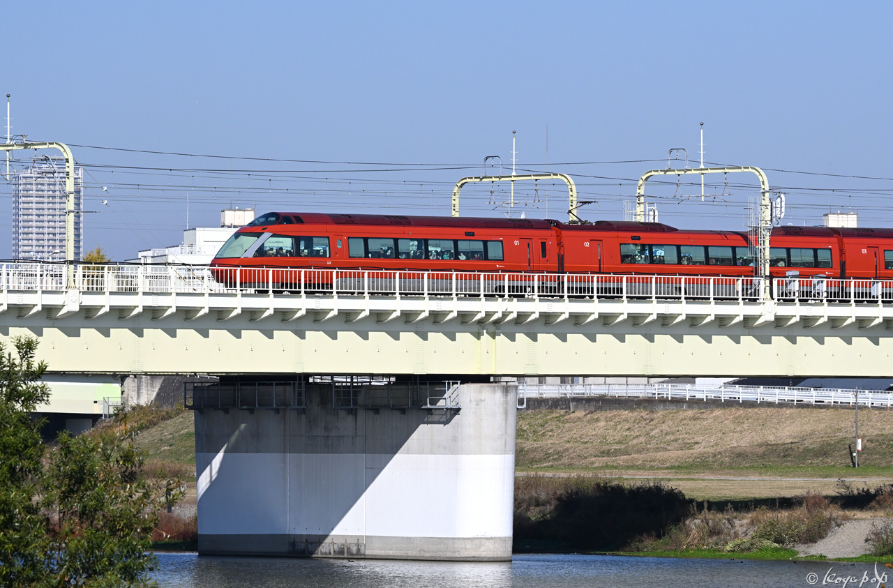 Koyapop’s LIBRARY ☆ BEAUTIFUL TRAINS +1 ☆ : 多摩川橋梁のロマンスカー GSE