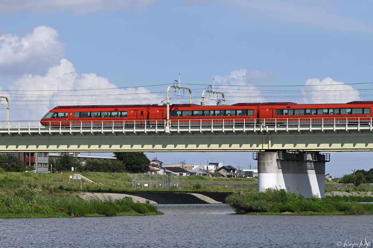 Koyapop’s LIBRARY ☆ BEAUTIFUL TRAINS +1 ☆ : 多摩川橋梁のロマンスカー GSE