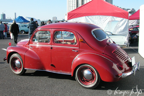 Renault 4CV 1947- 1947年に発売されたルノー 4CV : ☆ BEAUTIFUL CARS OF THE ’60s +1