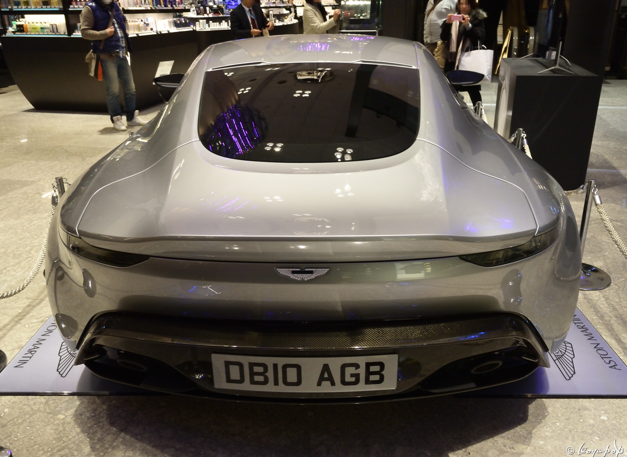 Aston Martin DB10 2014- オリジナルボディのボンドカー、アストン マーチン DB10 : ☆ BEAUTIFUL ...