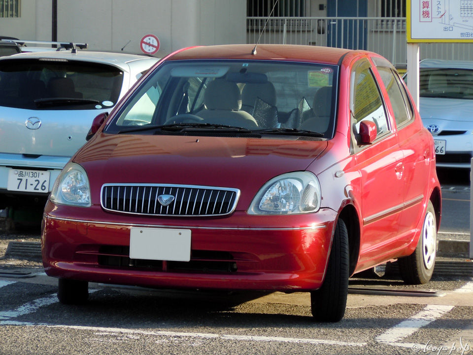 Toyota Vitz Clavia 1999- 立派なグリルをつけたトヨタ ヴィッツ クラヴィア : ☆ BEAUTIFUL CARS OF ...