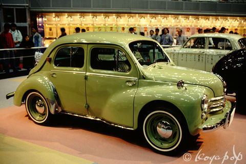 Renault 4CV 1947- 1947年に発売されたルノー 4CV : ☆ BEAUTIFUL CARS OF THE ’60s +1