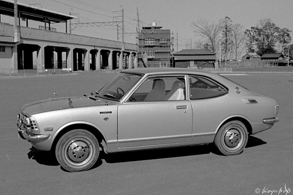 TOYOTA COROLLA : ☆ BEAUTIFUL CARS OF THE ’60s +1