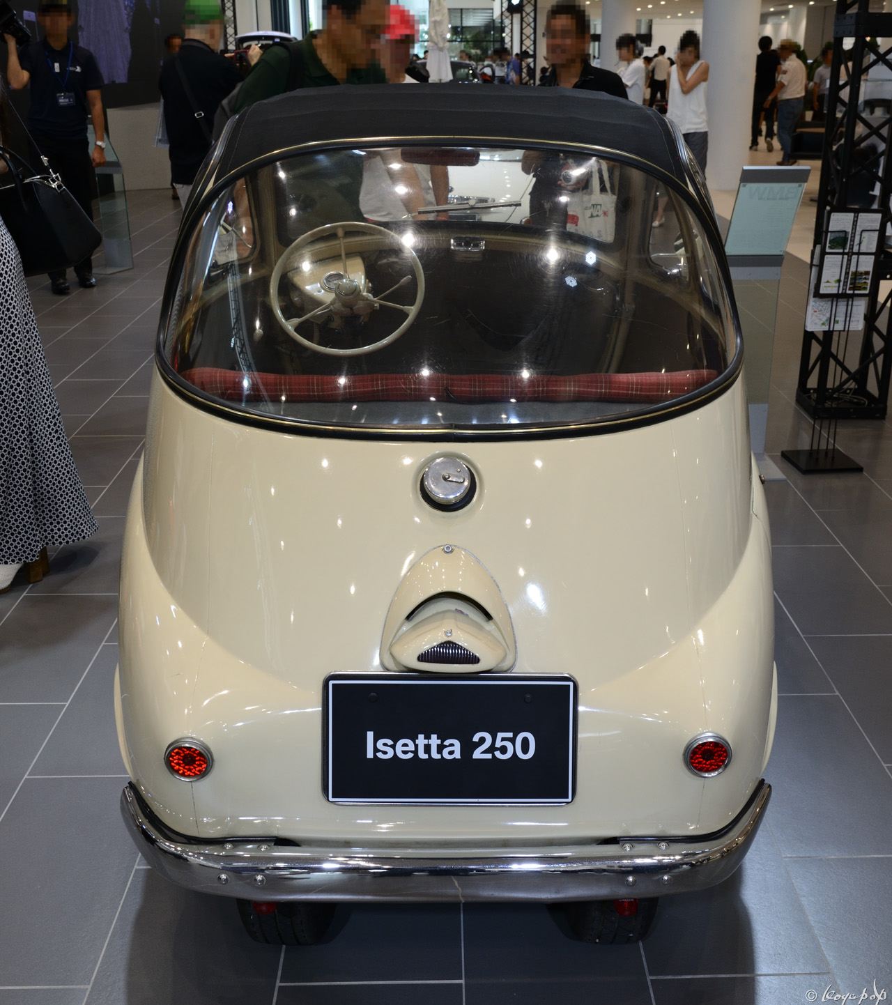 BMW Isetta 1955- 3輪モデルも生産されたBMW イセッタ : ☆ BEAUTIFUL CARS OF THE ’60s +1