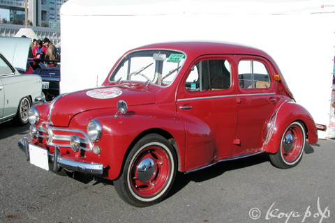 Renault 4CV 1947- 1947年に発売されたルノー 4CV : ☆ BEAUTIFUL CARS OF THE ’60s +1