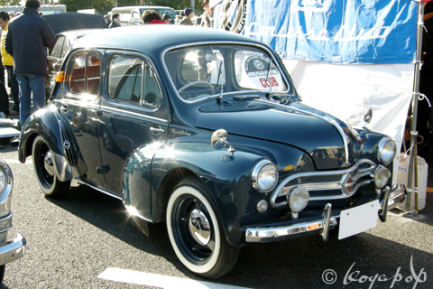 Renault 4CV 1947- 1947年に発売されたルノー 4CV : ☆ BEAUTIFUL CARS OF THE ’60s +1