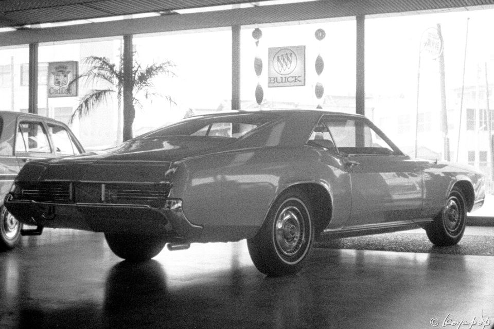 BUICK RIVIERA : ☆ BEAUTIFUL CARS OF THE ’60s +1