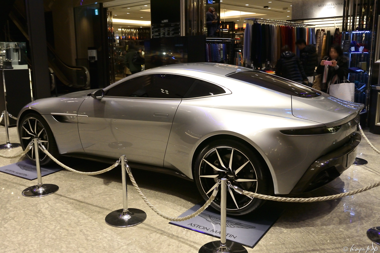 Aston Martin DB10 2014- オリジナルボディのボンドカー、アストン マーチン DB10 : ☆ BEAUTIFUL ...
