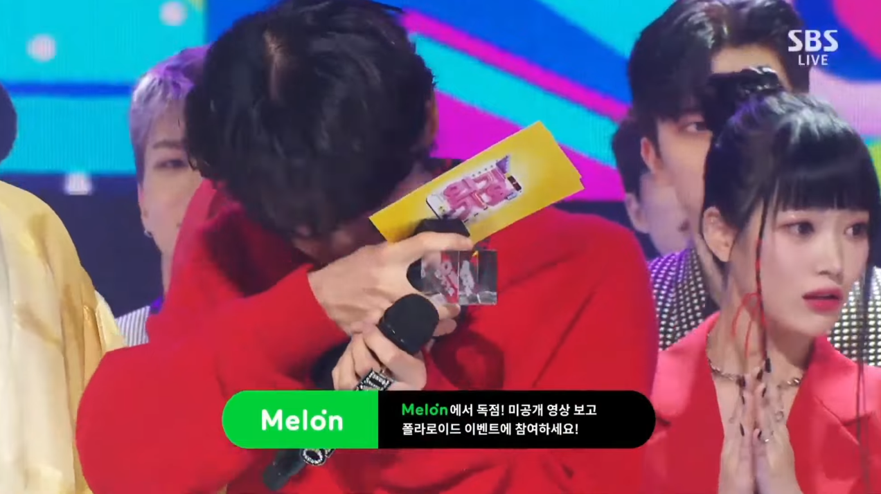 【TOMORROW X TOGETHER】TXTがNJに勝ってうれし泣きしてたのは刺さった NJ強すぎだから次から1位に君臨するグループは ...