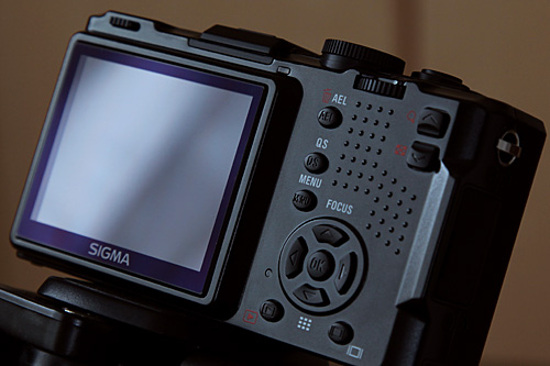 SIGMA DP2xレビュー(2)：操作感を見てみる : [クマデジ]