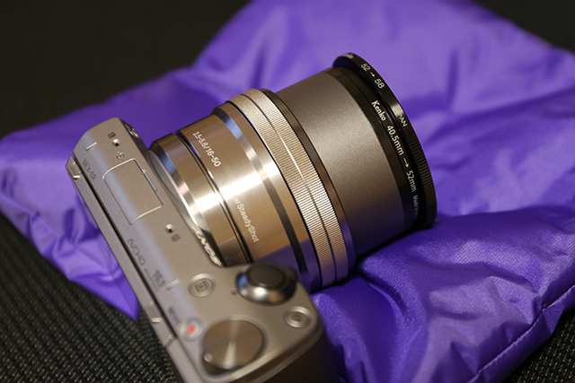 SONY E PZ 16-50mm F3.5-5.6 OSS(SELP1650)にレンズフードを SONY E PZ 16-50mm F3.5-5.6 OSS(SELP1650)にレンズフードを