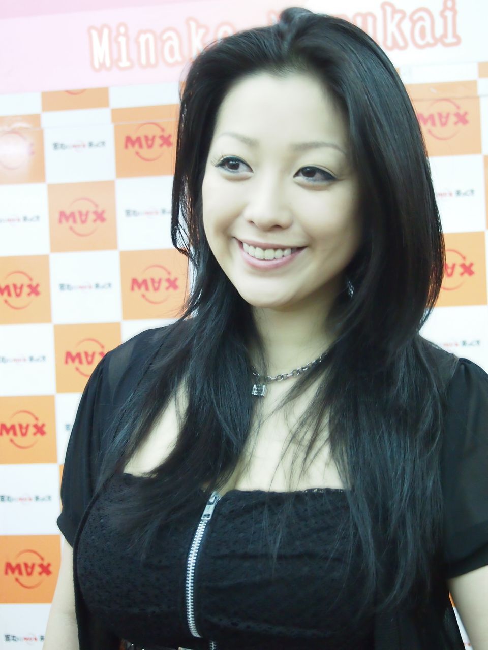 Bonnie Hon's Instagram, Twitter & Facebook on IDCrawl