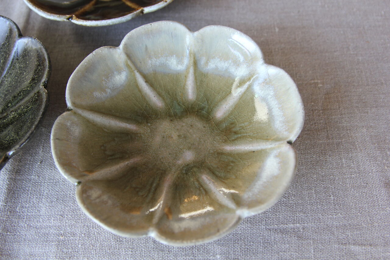 余宮隆展より 八弁向付 @gallery : うつわ屋Living&Tableware NEWS 余宮隆展より 八弁向付 @gallery : うつわ屋Living&Tableware NEWS