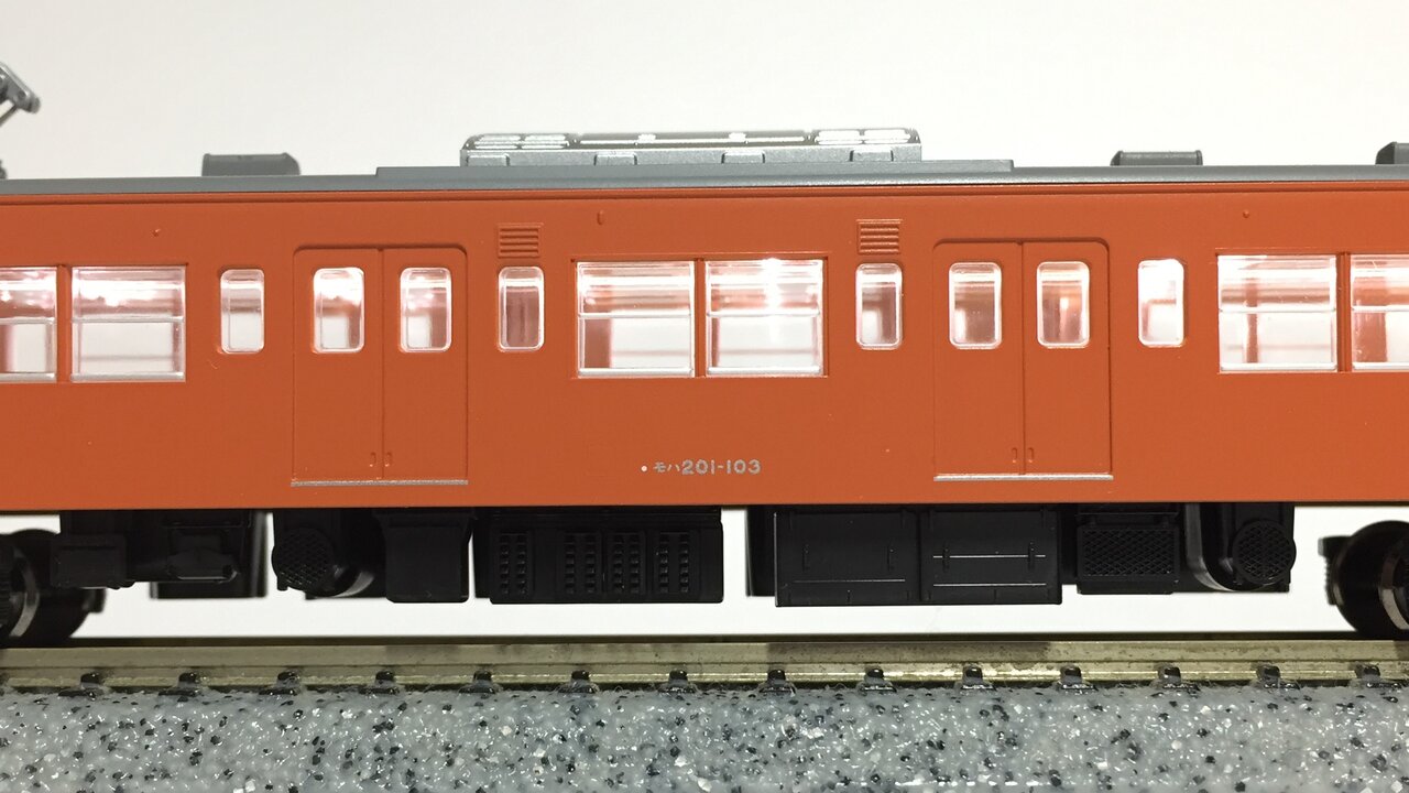 KATO 201系(中央線色) シングルアームパンタグラフ装備 KATO 201系(中央線色) シングルアームパンタグラフ装備