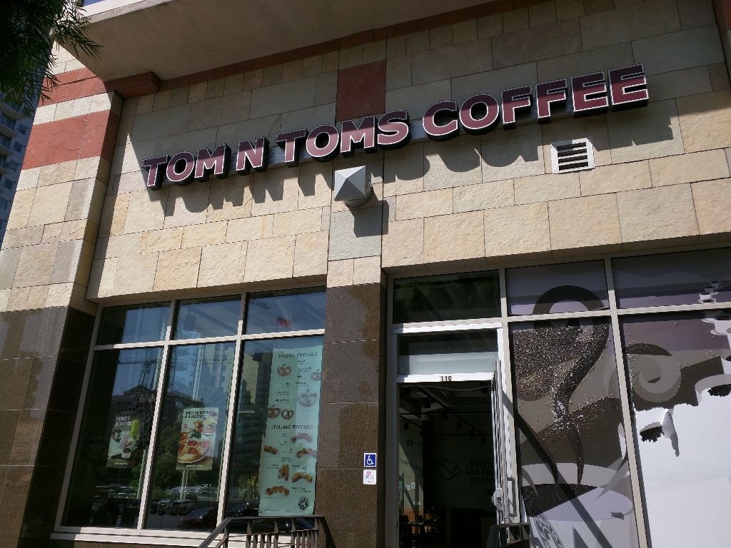 フード系が充実で嬉しい〜 @ Tom N Toms Coffee in Downtown San Diego! : サンディエゴ賃貸情報館 ...
