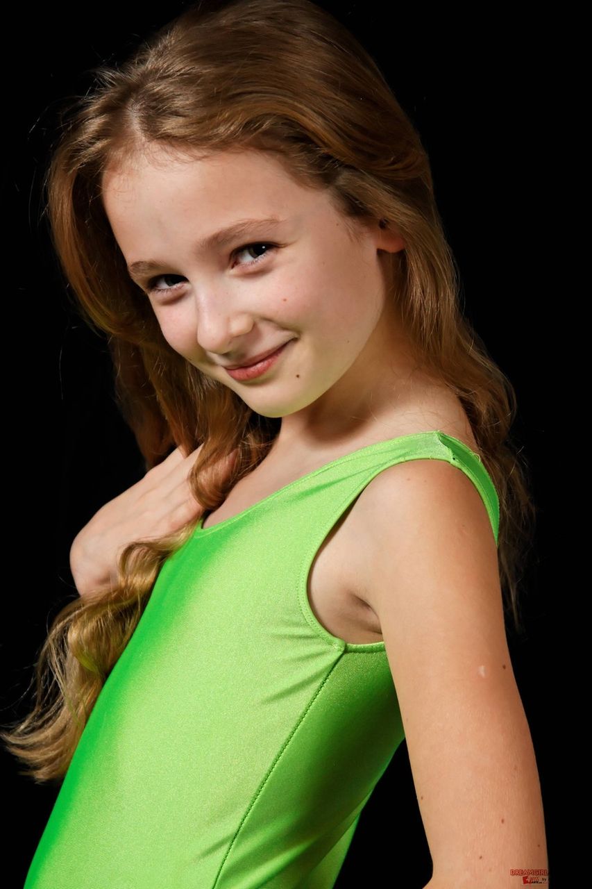 ロリータセックス裏ビデオ : 子供大好き