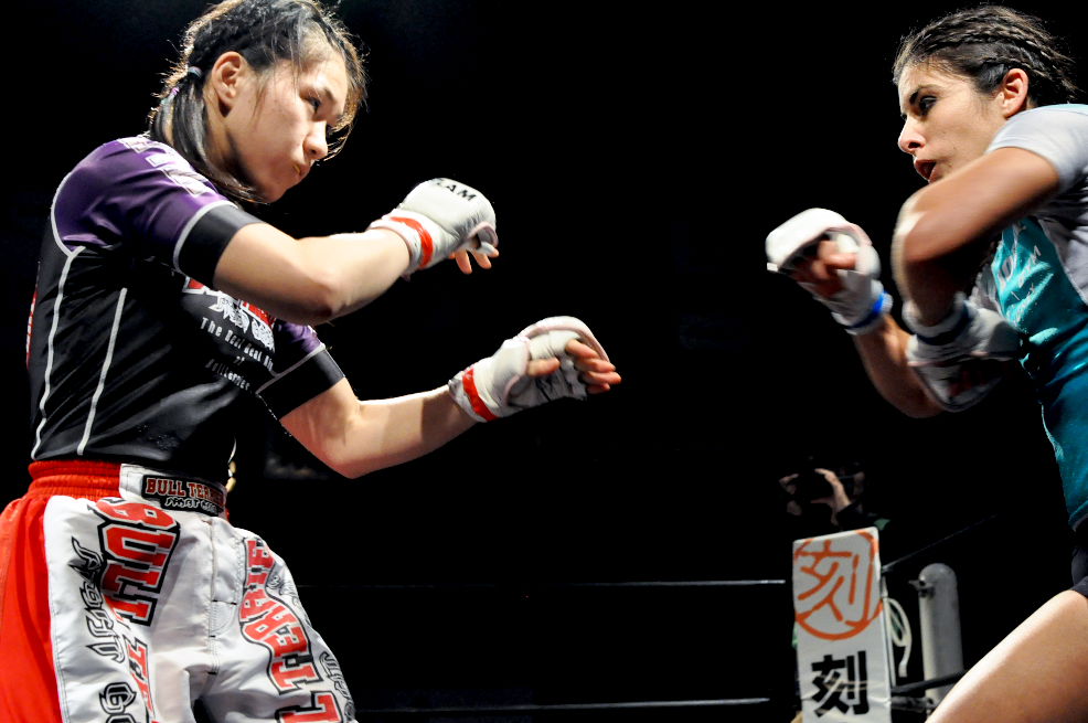 Lady Go！ : 試合動画更新【試合結果】長野、富田とも完敗！〜長野美香が豪州の金網にチャレンジ！メインで長野美香vsアレックス・チャン ...