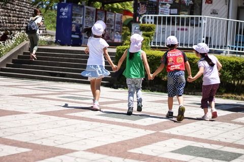 新しいフォルダー (2) : いつのまにか友人の兄姉がいなくなってる・・・
