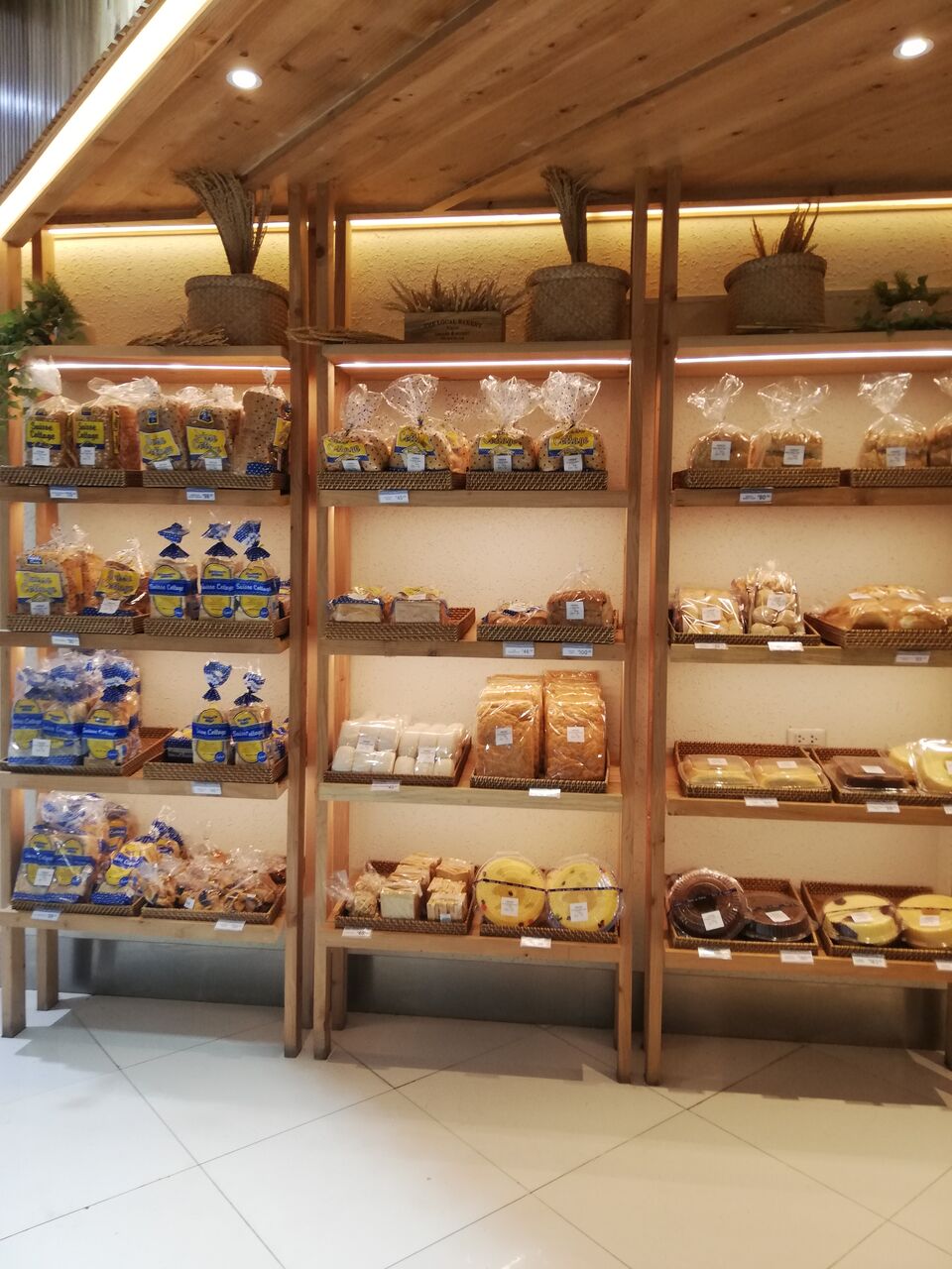 ベーカリーリストNo.77 Suisse Cottage : 世界のパンと暮らしと旅と