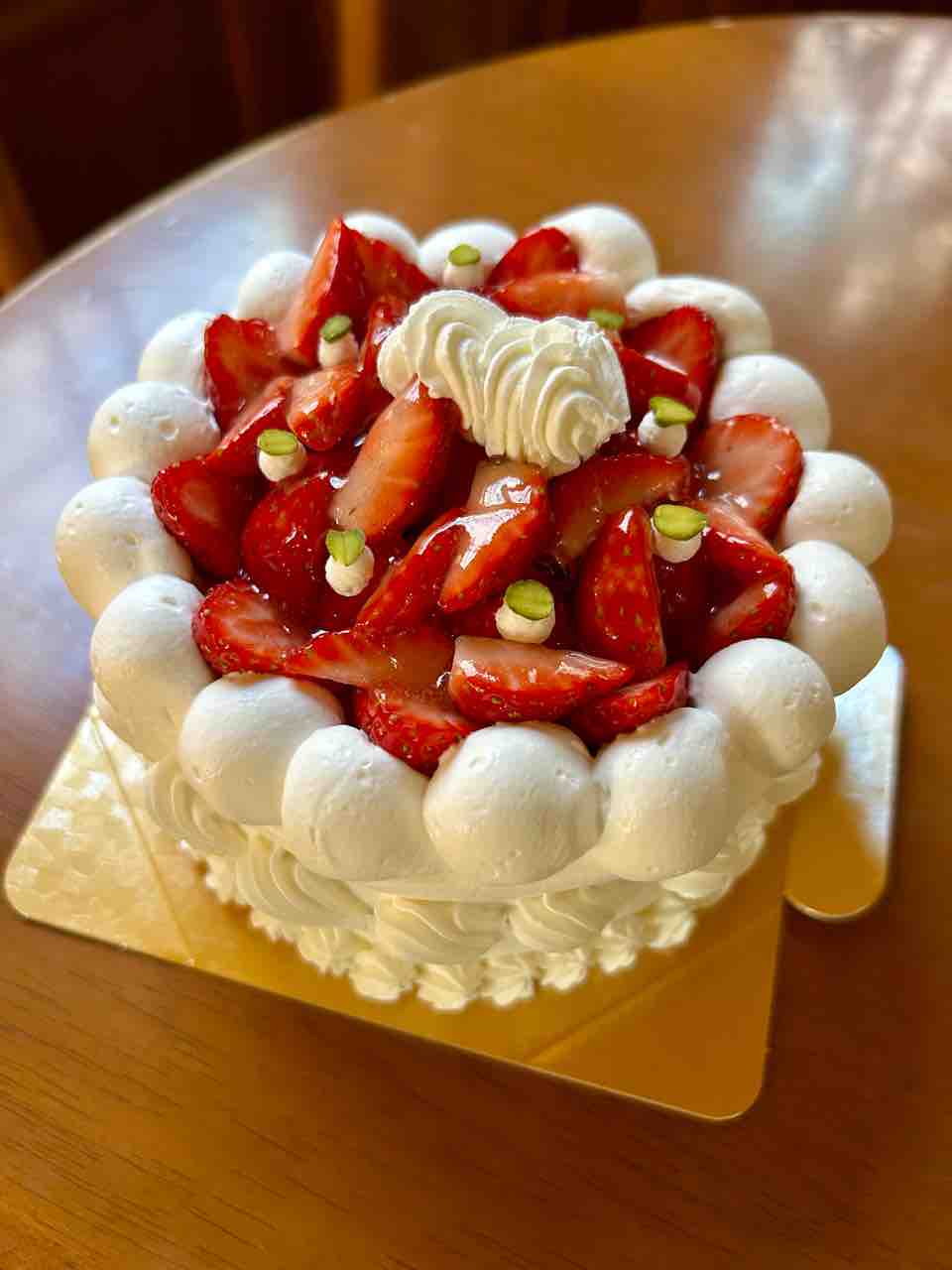 ル・ポティロン 公式 BLOG : いちごいっぱい‼︎デコレーションケーキ です