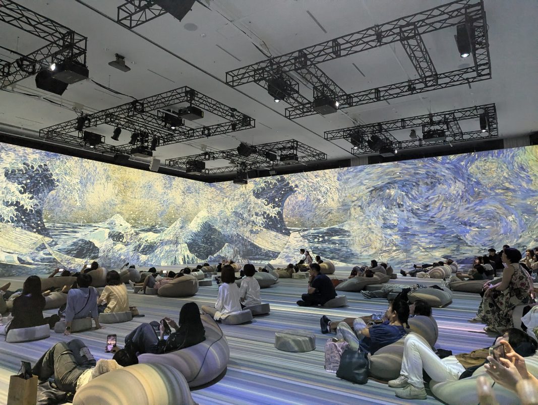 Immersive Museum TOKYO vol.3 印象派と浮世絵 ～ゴッホと北斎、モネと広重 : 歩行禄