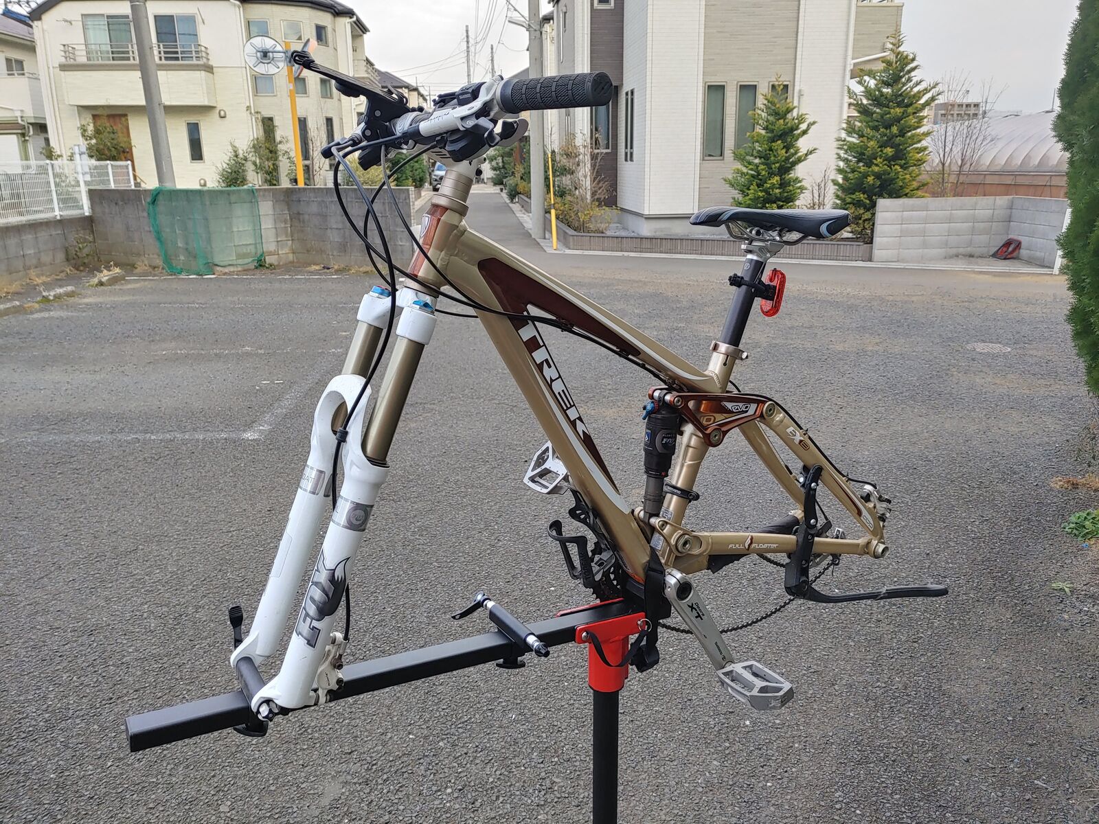 「GORIX メンテスタンド ST-2」でメンテと洗車を楽にしたい : トロンボーンを楽しみたい