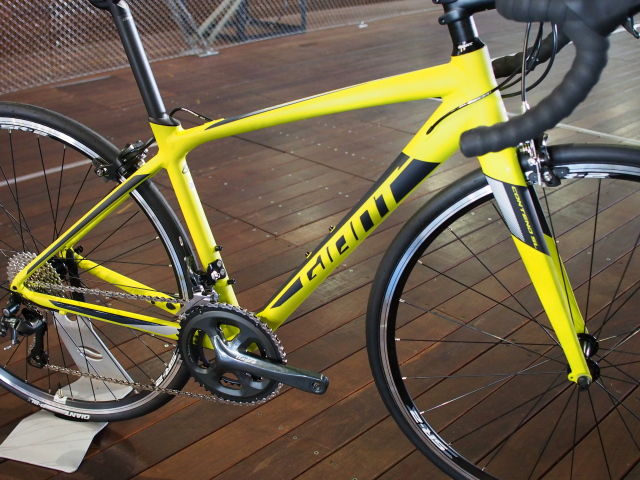 ライトサイクル ブログ : 2017 GIANT CONTEND コンテンド 新型アルミロードバイク