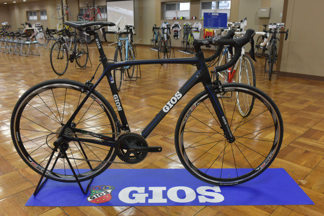 GIOS ジオスブルーと言われる伝統の青 2016 展示会 : ライト GIOS ジオスブルーと言われる伝統の青 2016 展示会 : ライト