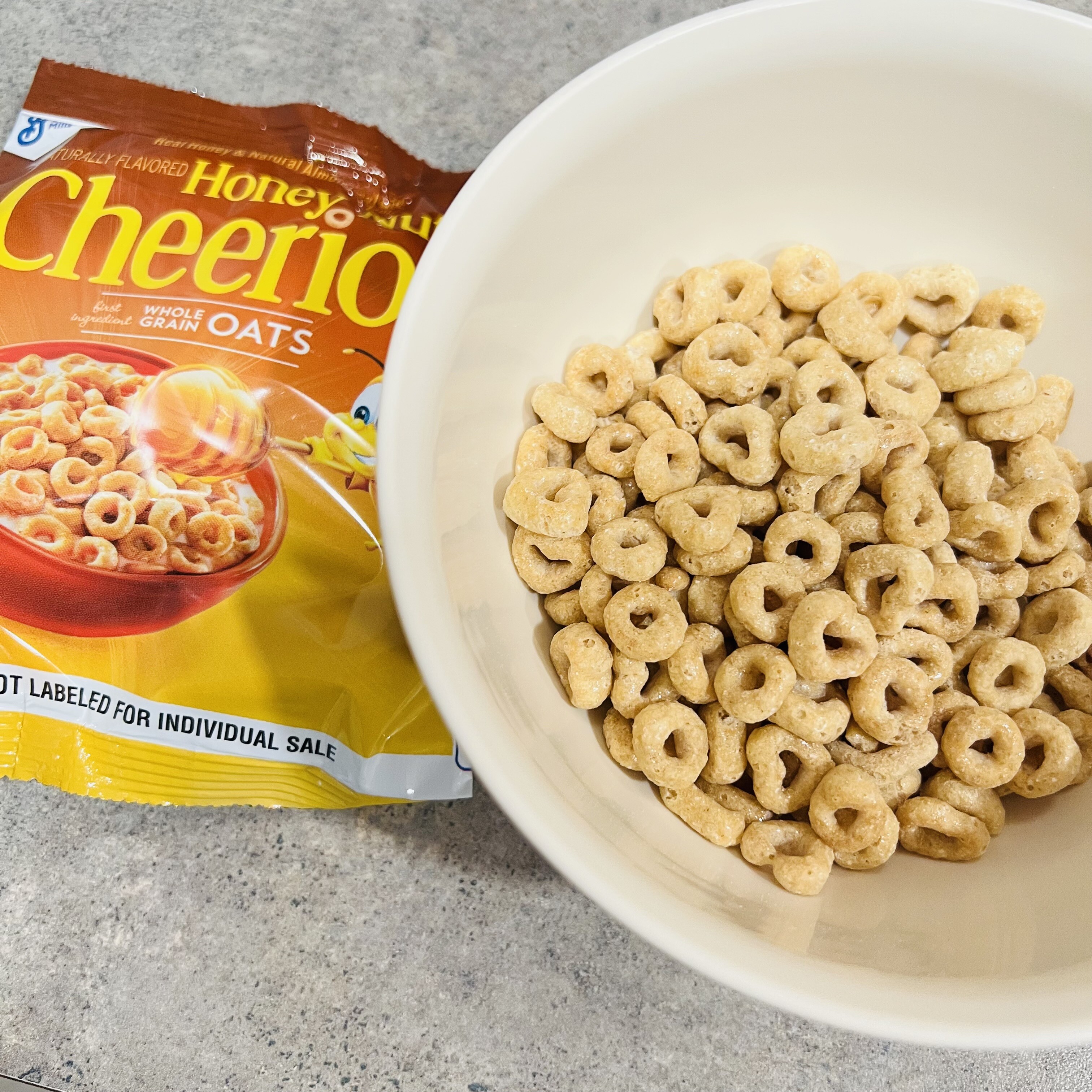 りとまろライフ〜アメリカでの日常〜 : #189 【アメリカのシリアルでお気に入りを見つけたい】Honey Nut Cheerios