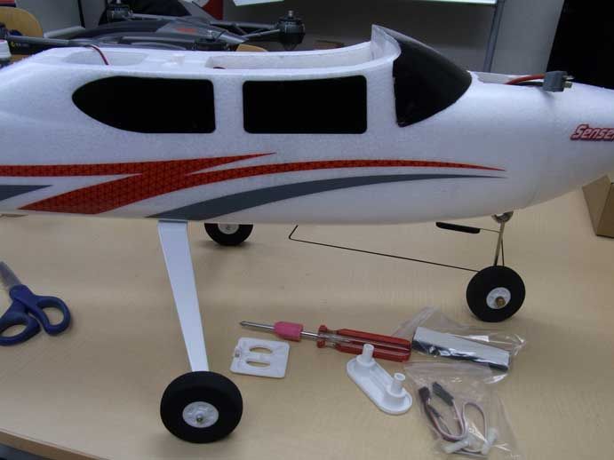 リトルベランカの電動ラジコン飛行機のFAQ : GP ジャイロ搭載モデル SENSEI FSの製作