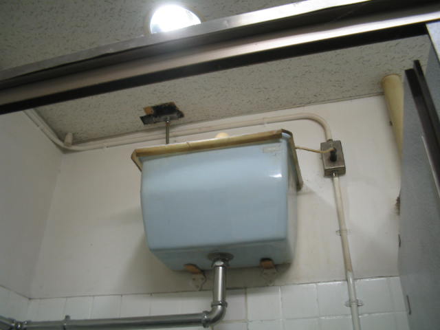 トイレ探索日記 by 東府中の住人 : 大塚駅トイレ、劇的ビフォーアフター（2009/01/19）